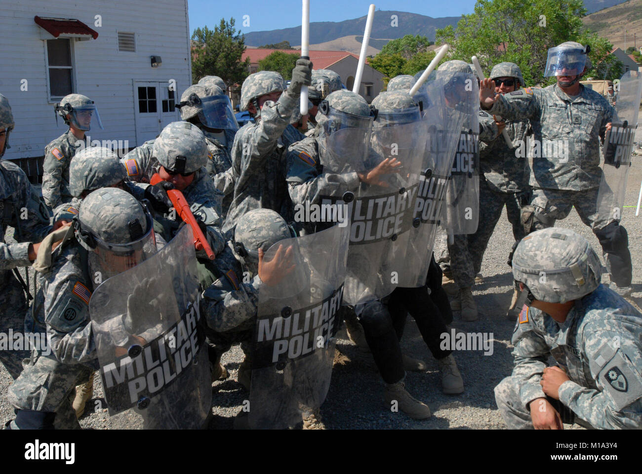 20110716-A-XB575-017 Members of the 40th Military Police Company, 185th ...
