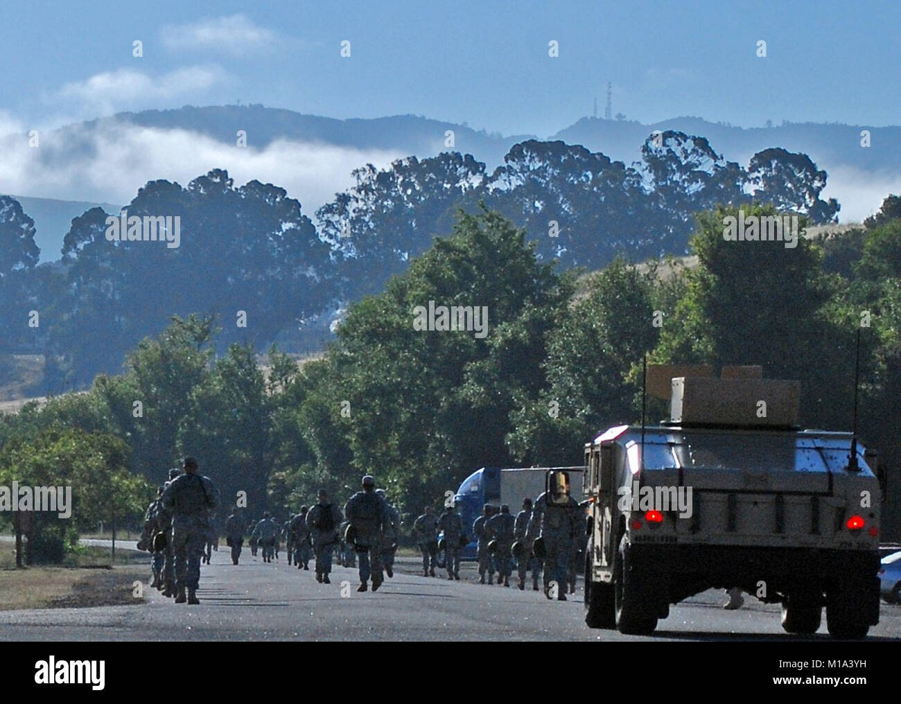 Soldiers with the 270th Military Police Company, 185th Military Police ...