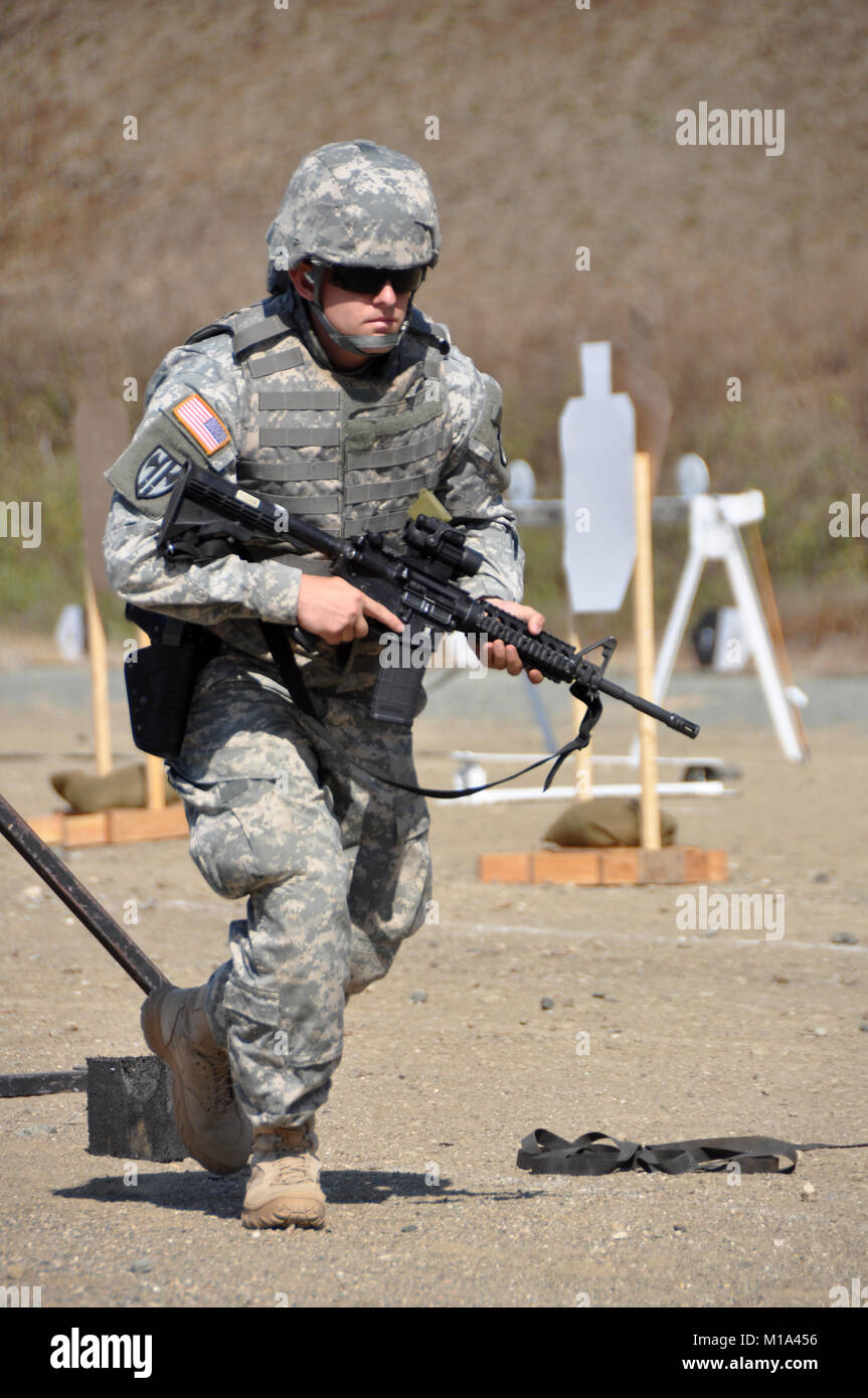 40th military police company hi-res stock photography and images - Alamy
