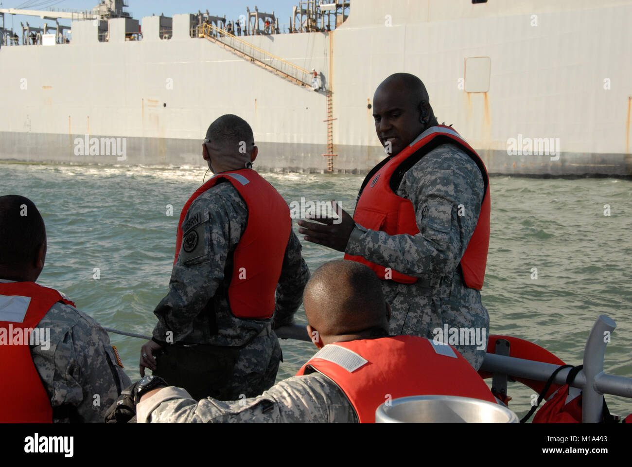 The 95th Civil Support Team conducts a maritime combined arms training ...