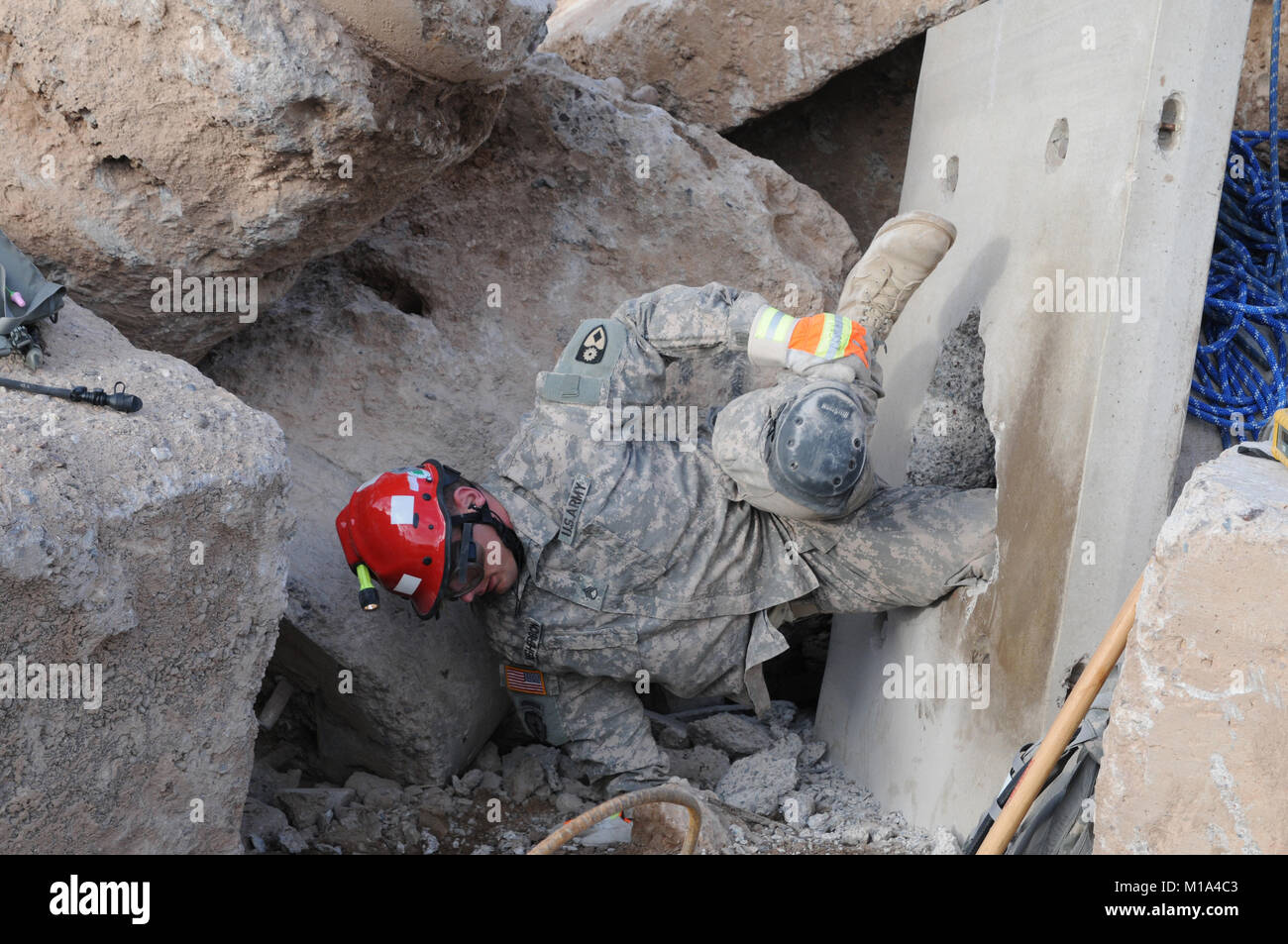 The detonation of an improvised nuclear device hi-res stock photography ...