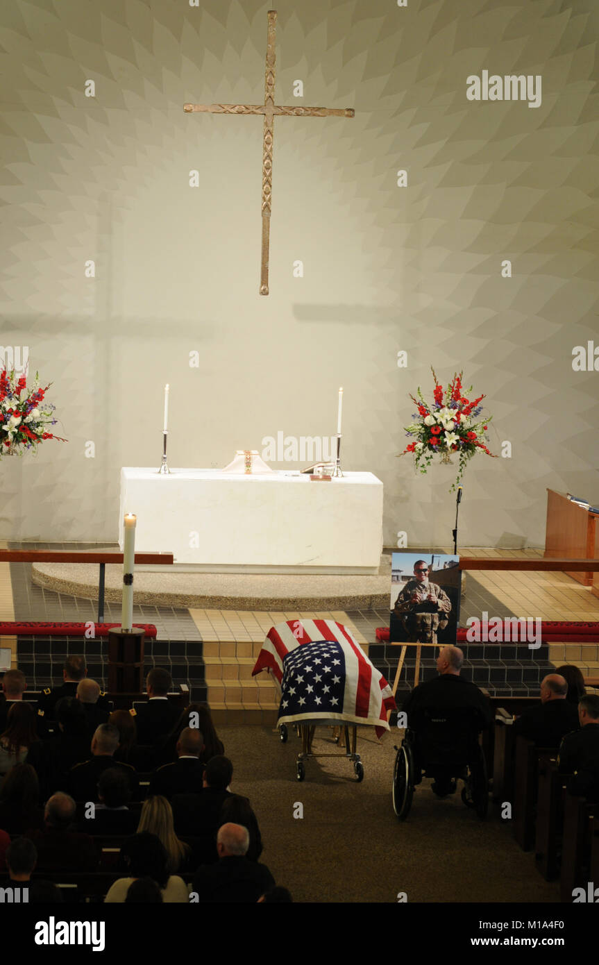 Funeral california national guard hi-res stock photography and images ...