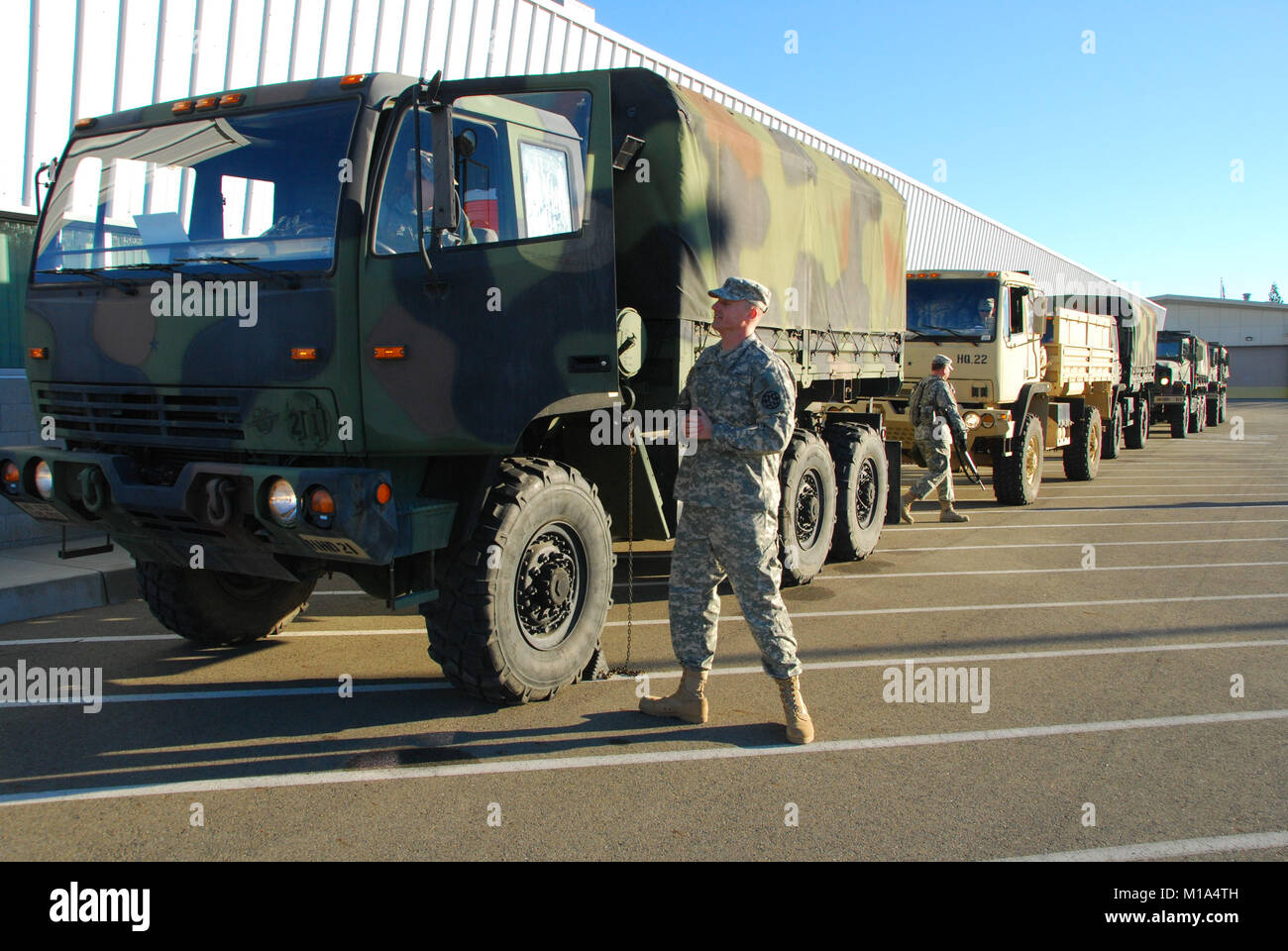 California Army National Guard 2nd Lt. Matthew Nittinger, an evaluator ...