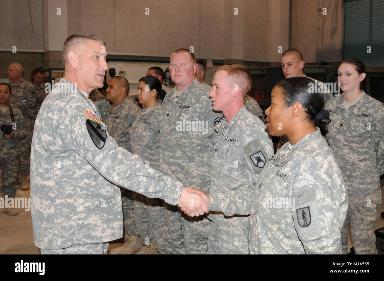 Wheeled vehicle mechanic 91b hi-res stock photography and images - Alamy