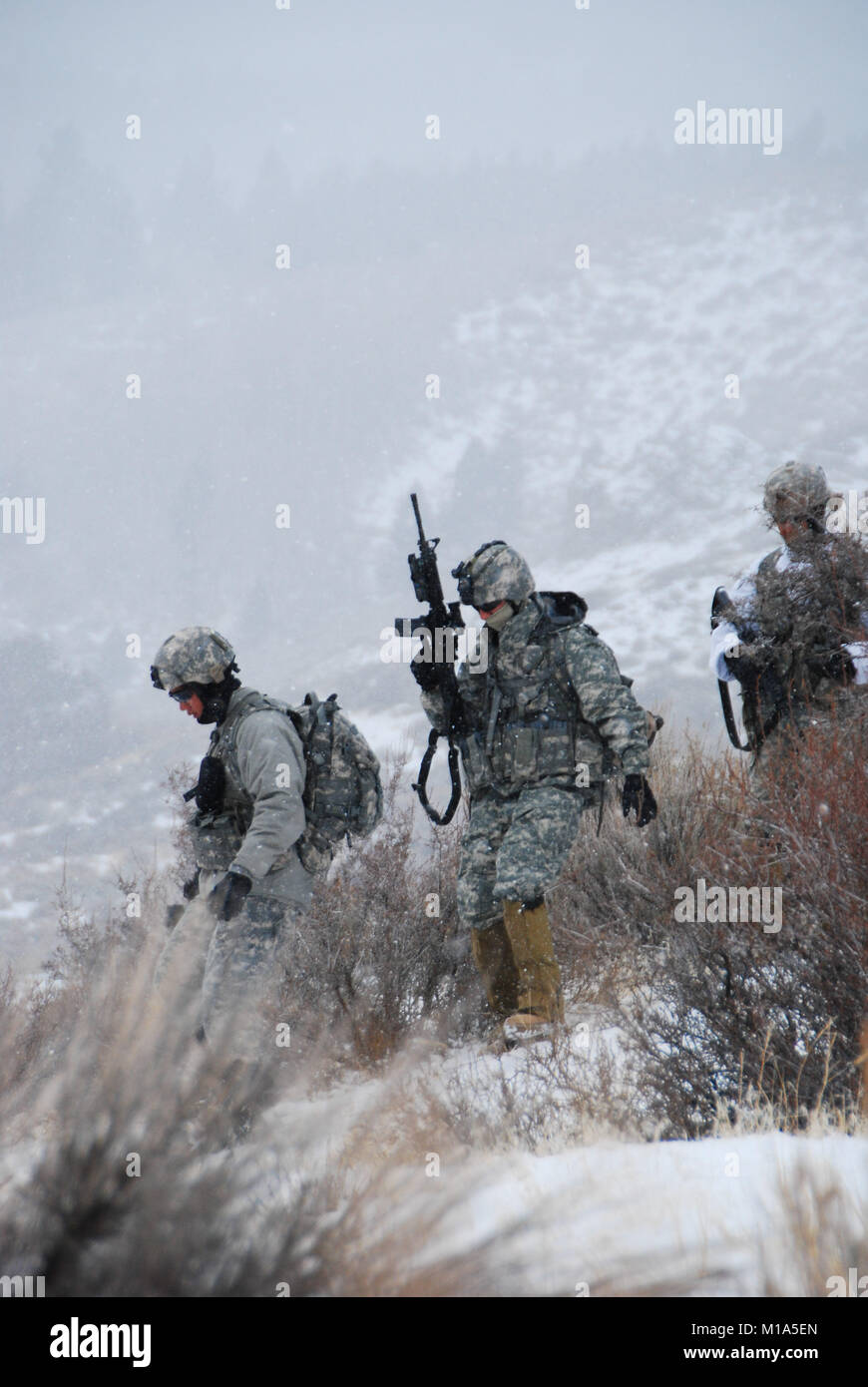 Squad members of the 1-160th Infantry, California Army National Guard ...