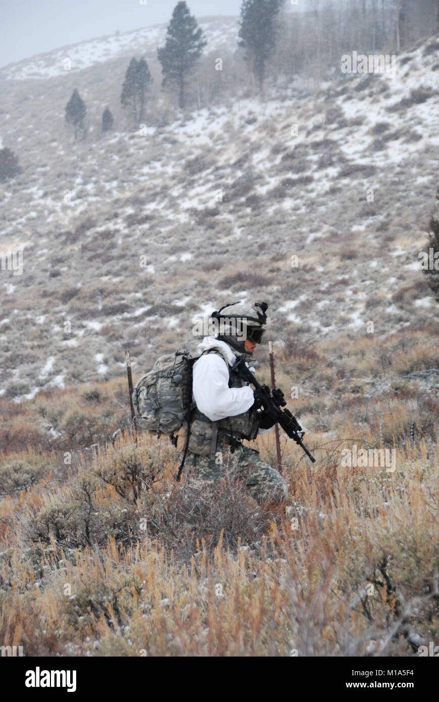 Spc. Jan Cabanig of the 1-160th Infantry, California Army National ...