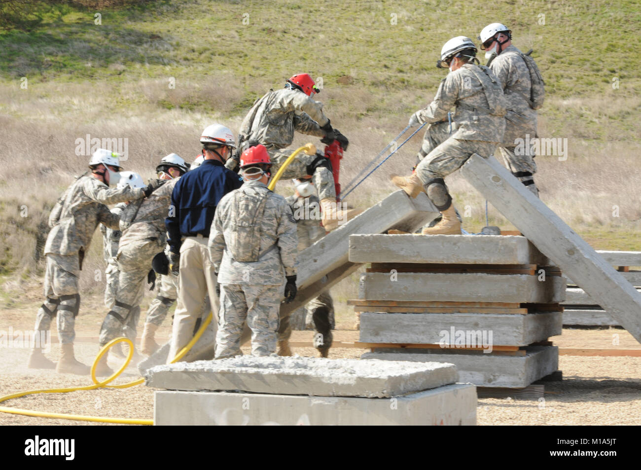 120228-Z-PP889-001 California National Guard Soldiers and Airmen from ...