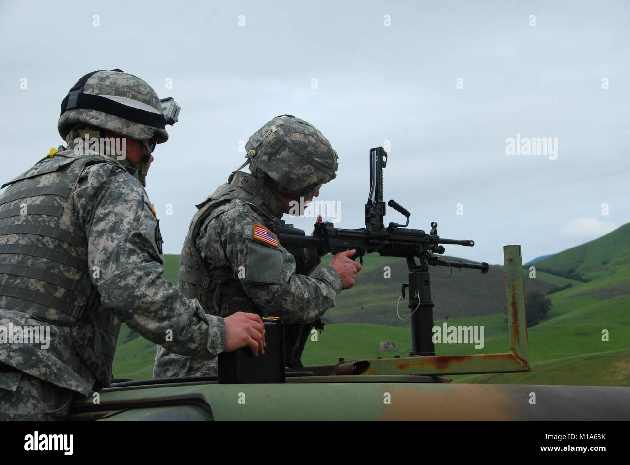 Soldiers compete in the M249 Squad Automatic Weapon where troops mount ...