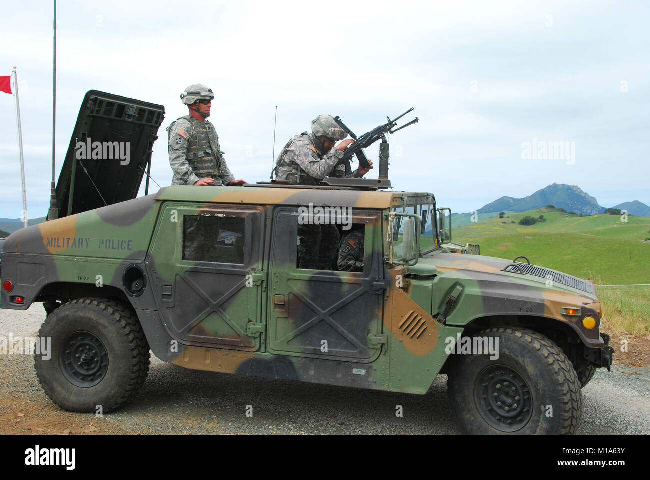 Soldiers compete in the M249 Squad Automatic Weapon where troops mount ...