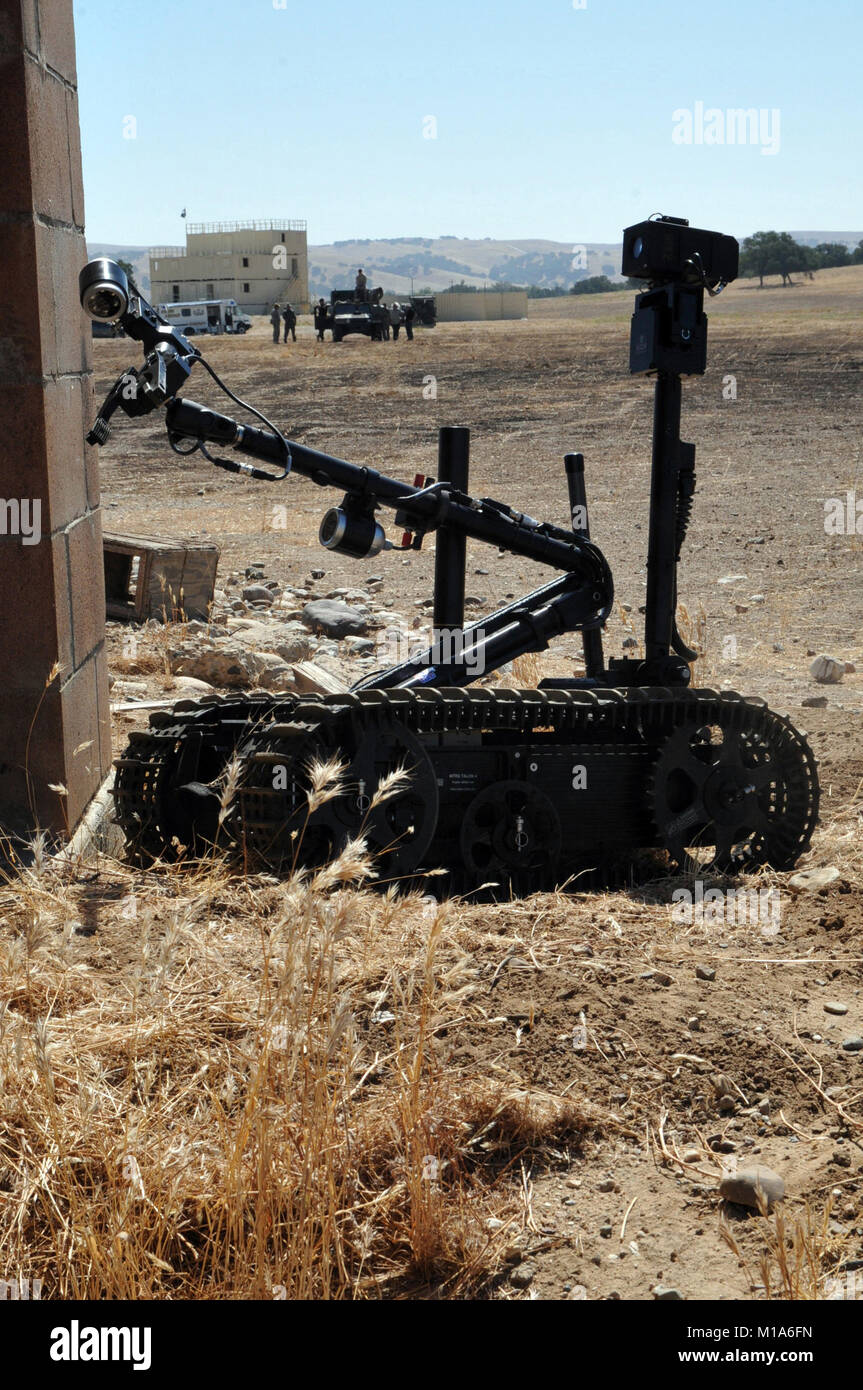 217th explosive ordnance disposal company hi-res stock photography and ...