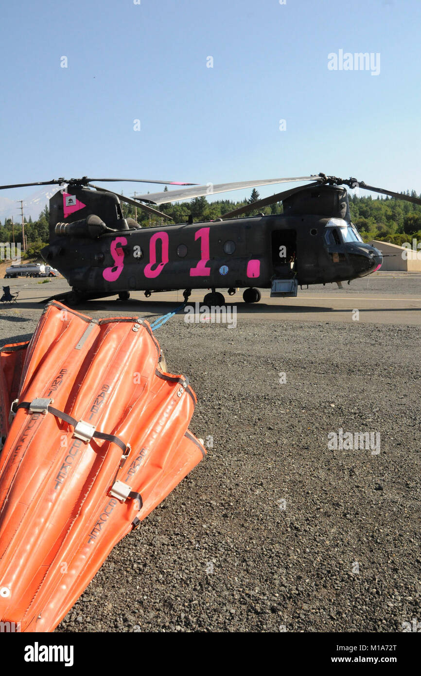 A CH-47 Chinook helicopter from the Stockton Army Aviation Support ...
