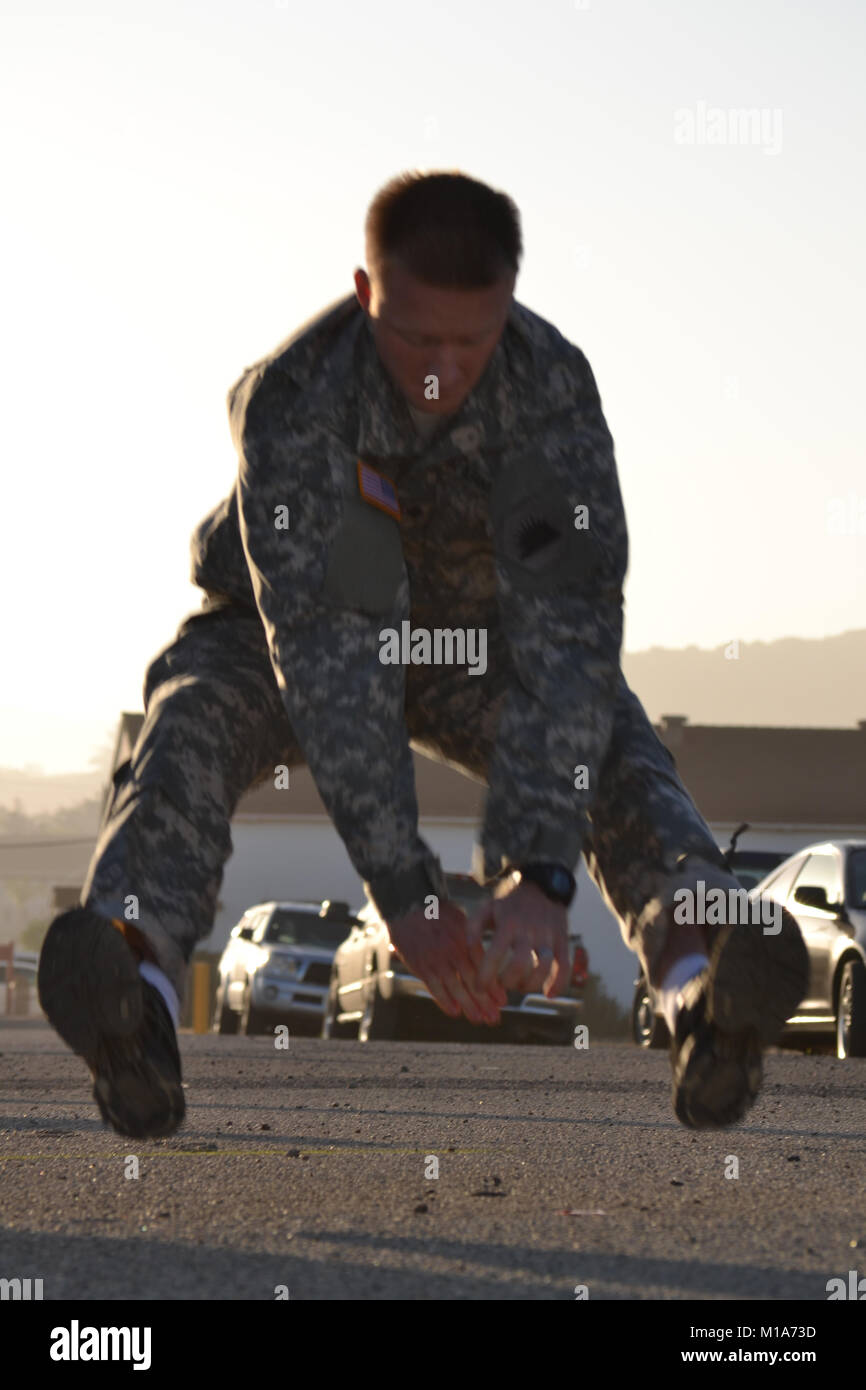 Army combat readiness test hi-res stock photography and images - Alamy