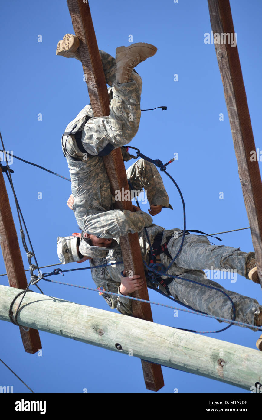 Military obstacle maneuver hi-res stock photography and images - Alamy
