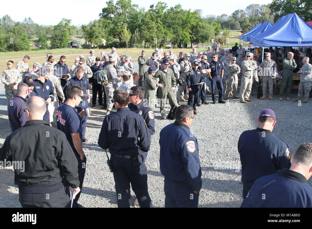California Army and Air National Guardsmen interact with CAL FIRE ...