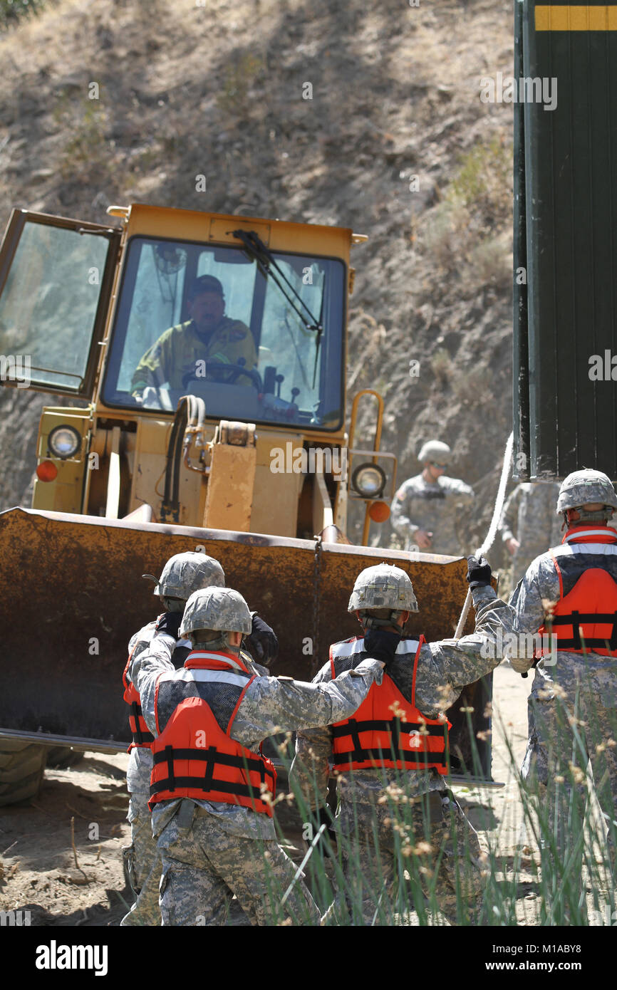 California Army National Guardsmen from the 132nd Multirole Bridge ...
