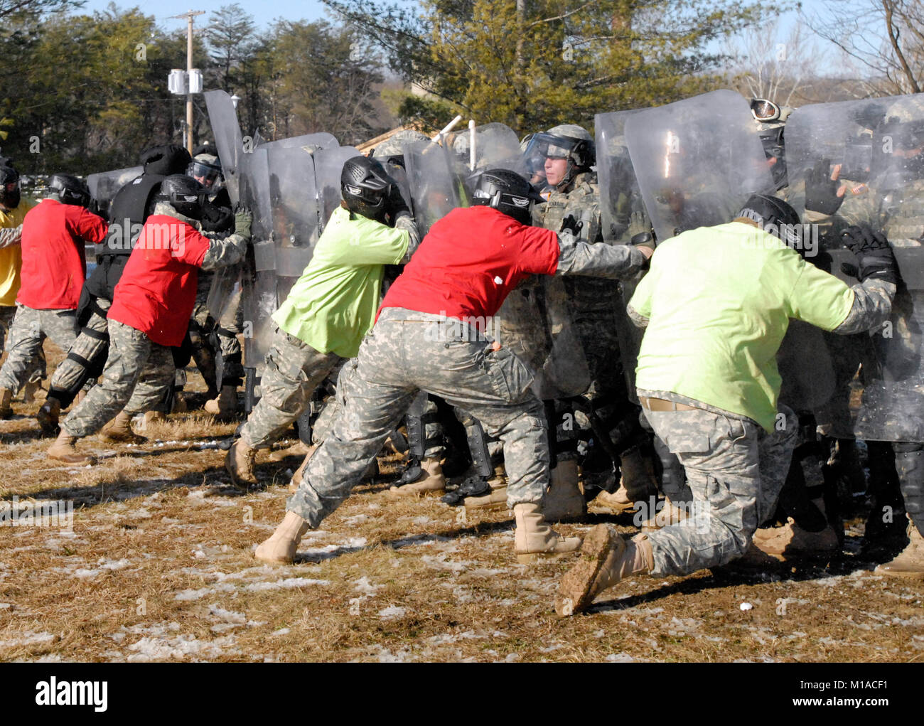 090109-A-5108P-86 Soldiers from the 1st Squadron, 18th Cavalry Regiment ...