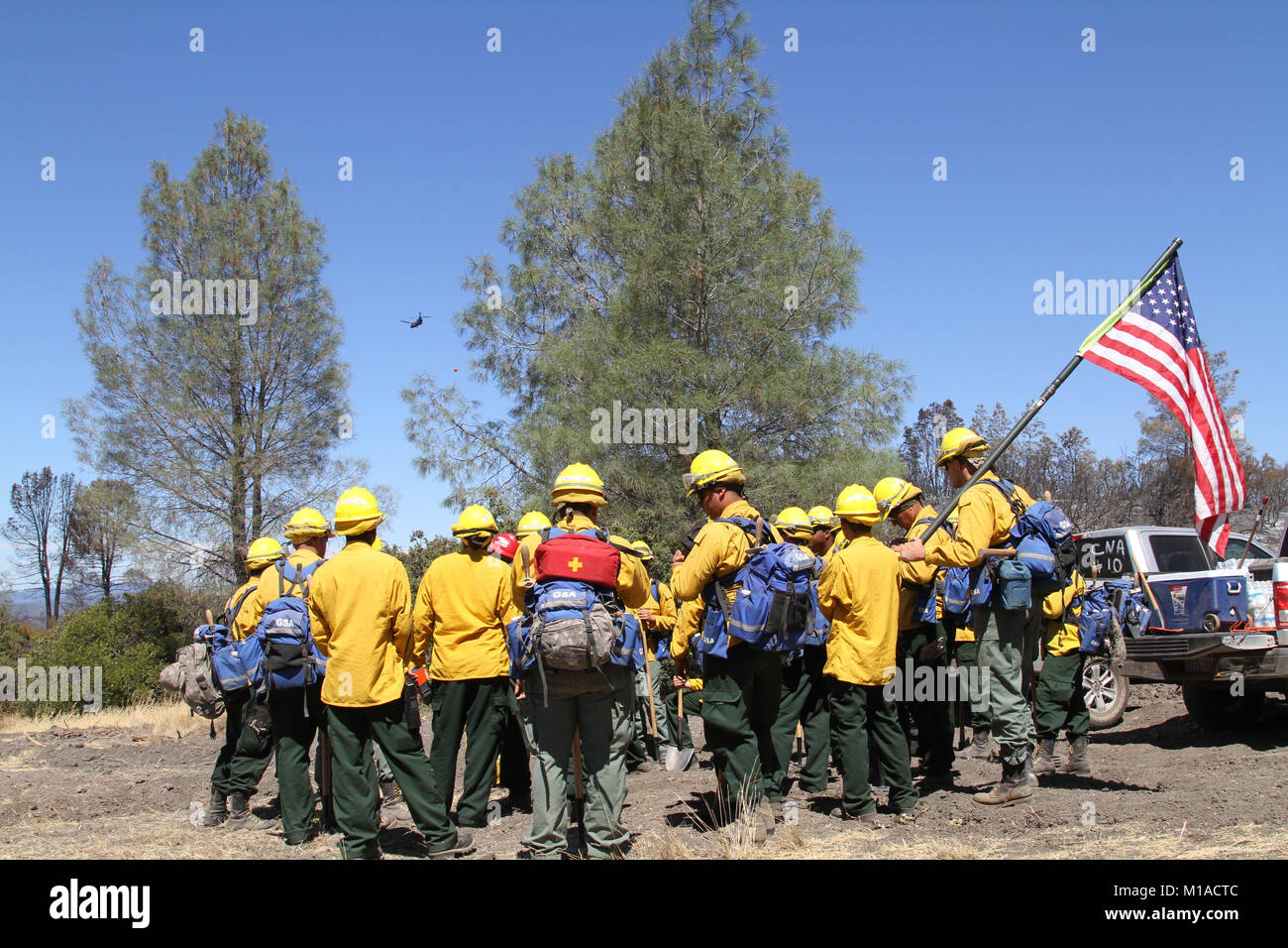 Members of Crew 10, Task Force Charlie, California Army National Guard ...