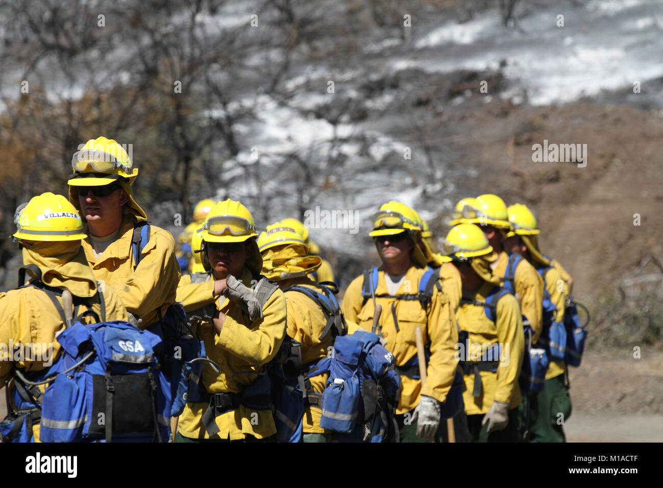Members of Crew 10, Task Force Charlie, California Army National Guard ...