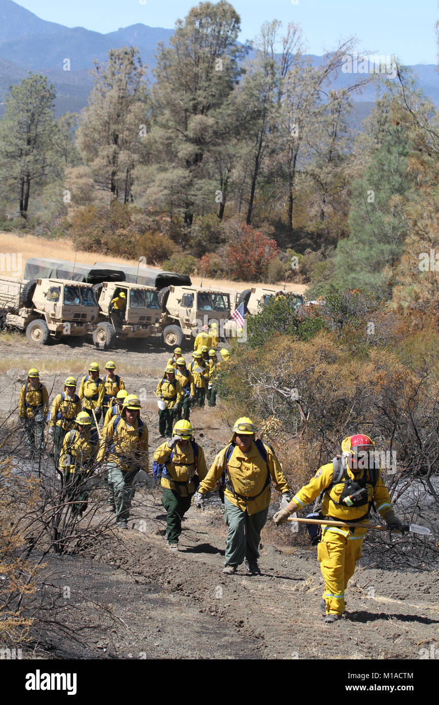 Members of Crew 09, Task Force Charlie, California Army National Guard ...