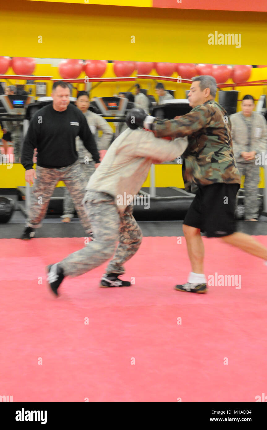 Soldiers of the 100th Troop Command take part in level one Modern Army ...