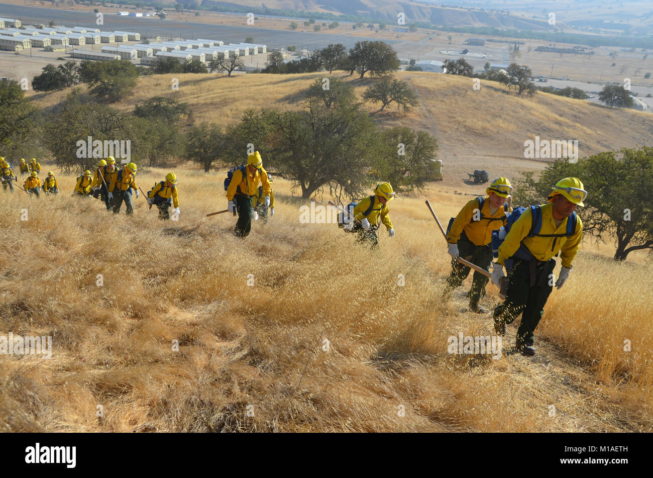 Nearly 400 California Army National Guard Soldiers from the 578th ...