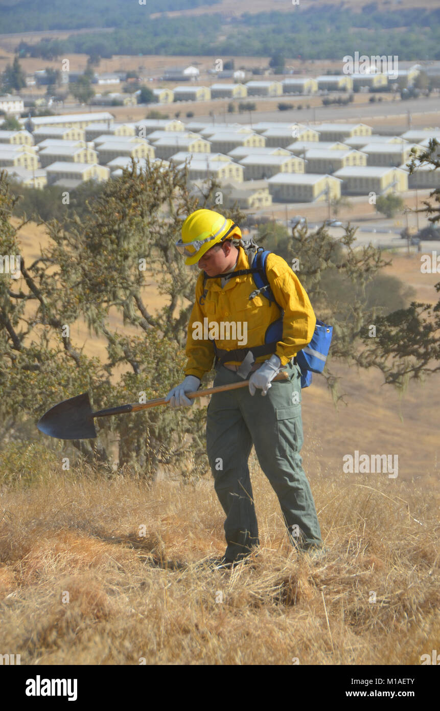 Nearly 400 soldiers from California Army National Guard's 578th Brigade ...