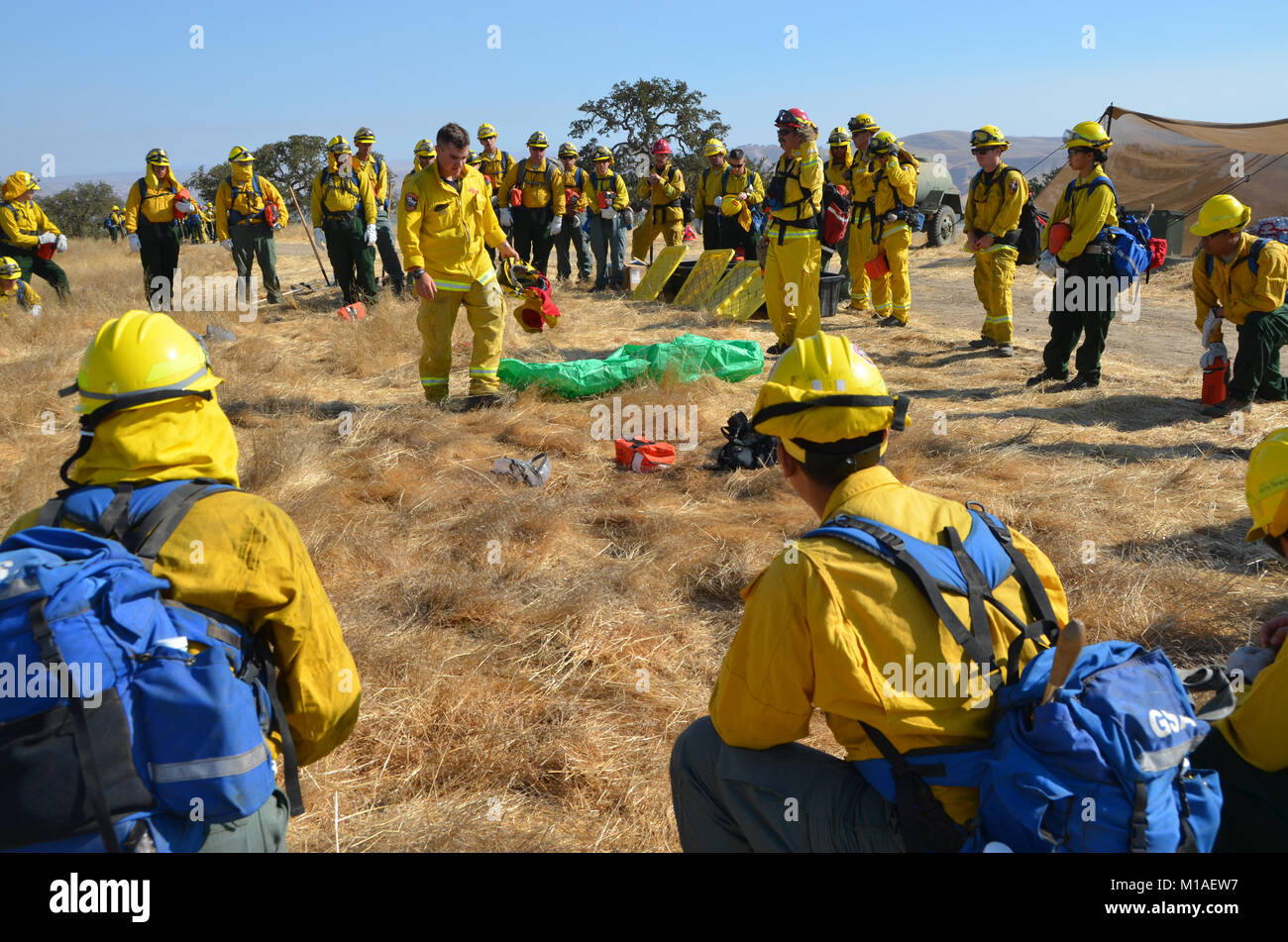 Nearly 400 California Army National Guard Soldiers from the 578th ...