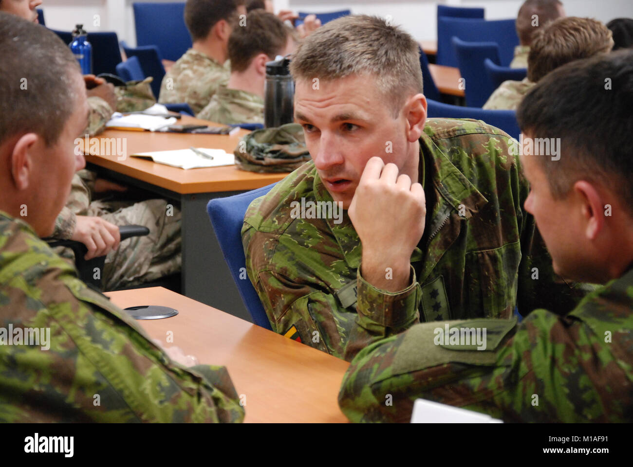 Members of the California Army National Guard's 40th Infantry Division ...