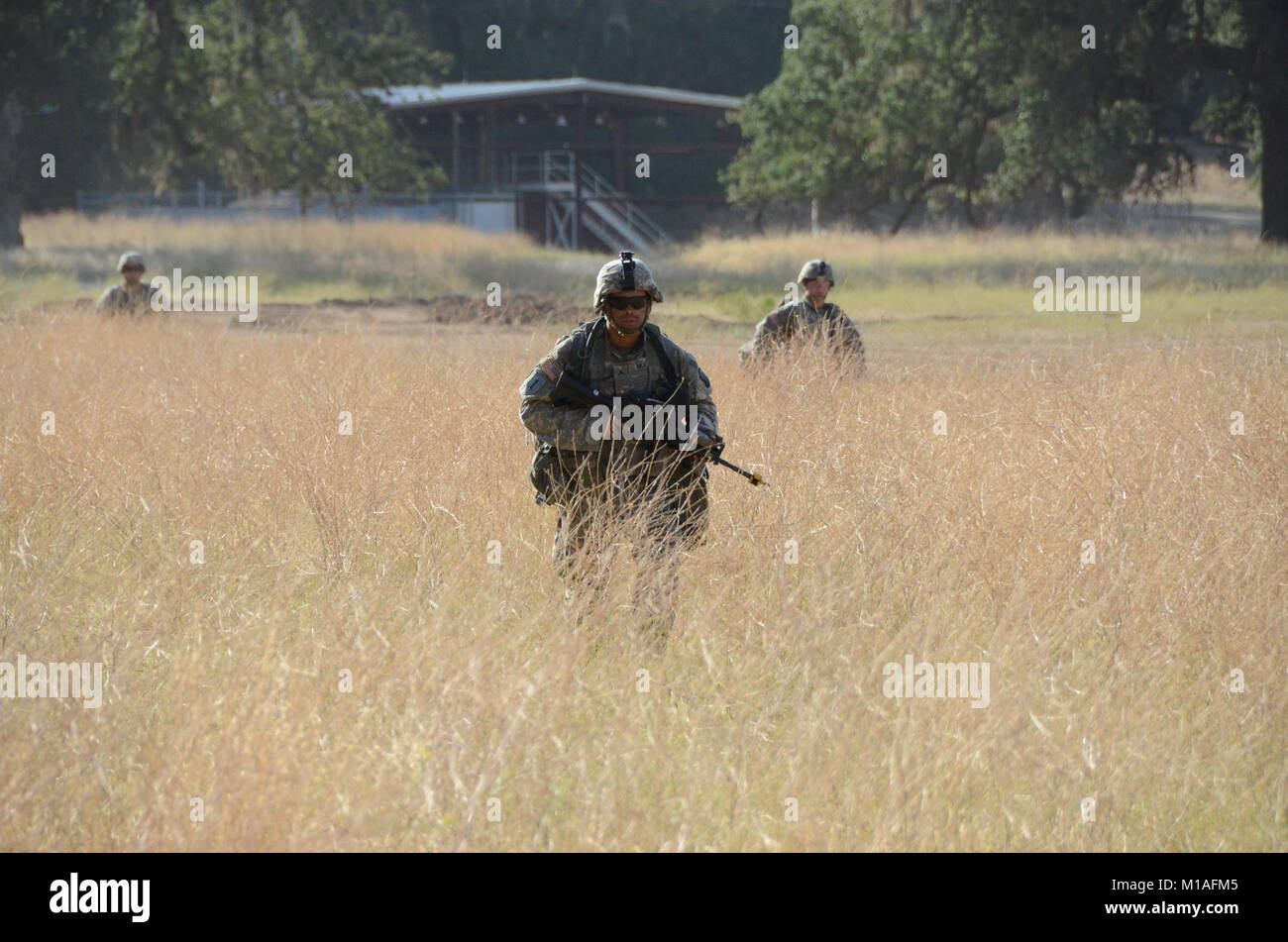 California Army National Guard Soldiers from the 1st Battalion, 184th ...