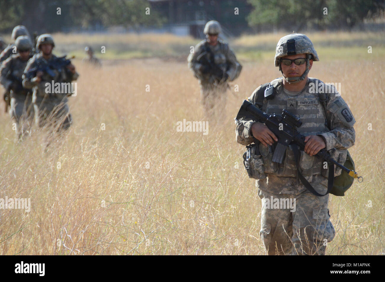 California Army National Guard Soldiers from the 1st Battalion, 184th ...