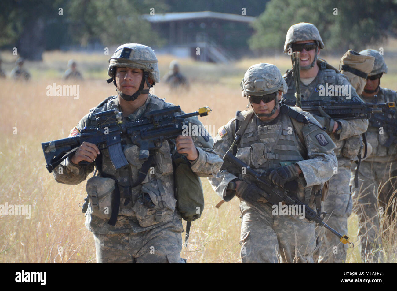 California Army National Guard Soldiers from the 1st Battalion, 184th ...