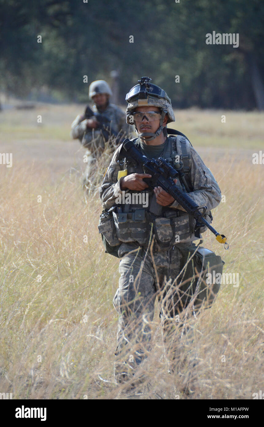 California Army National Guard Soldiers from the 1st Battalion, 184th ...