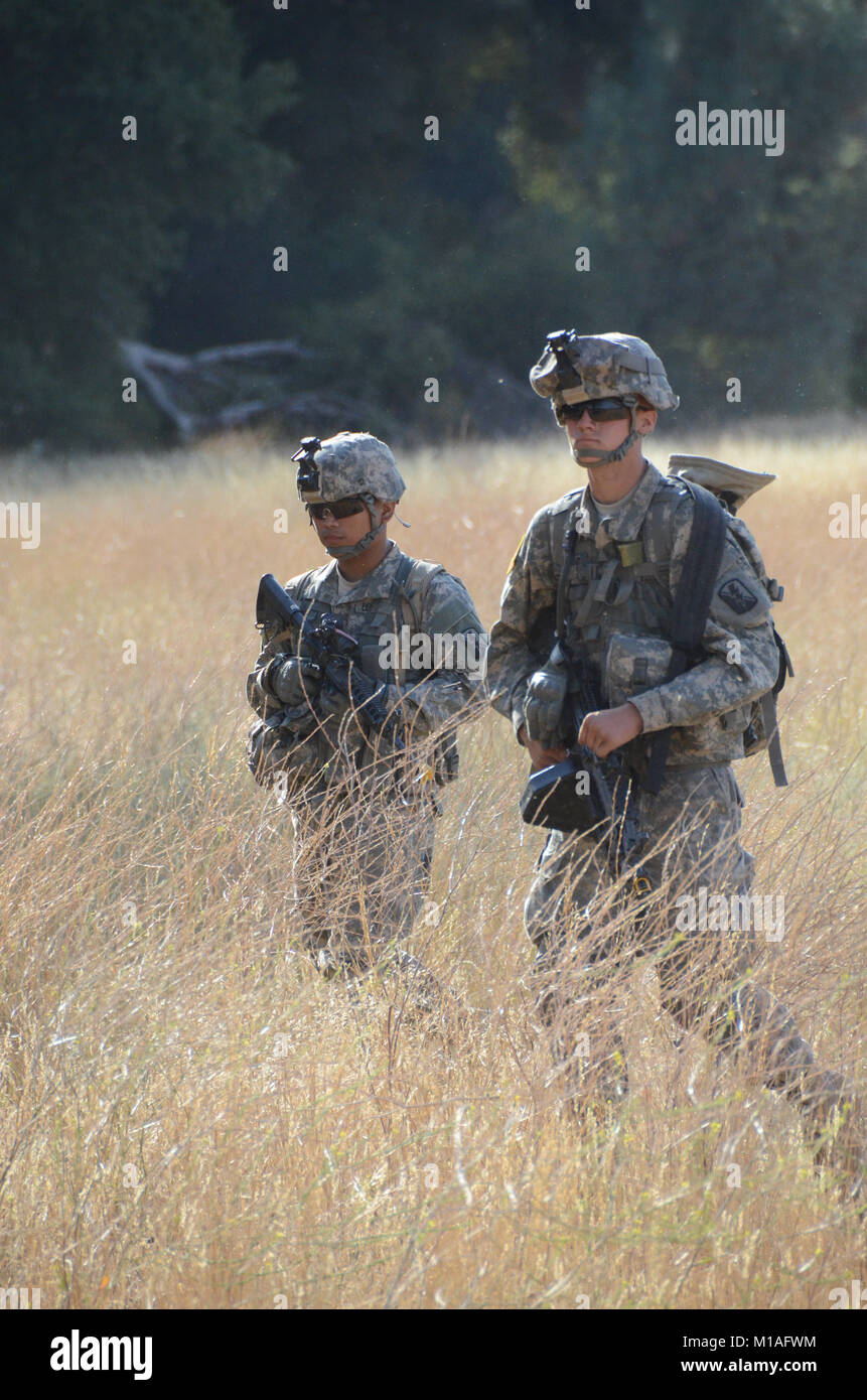 California Army National Guard Soldiers from the 1st Battalion, 184th ...