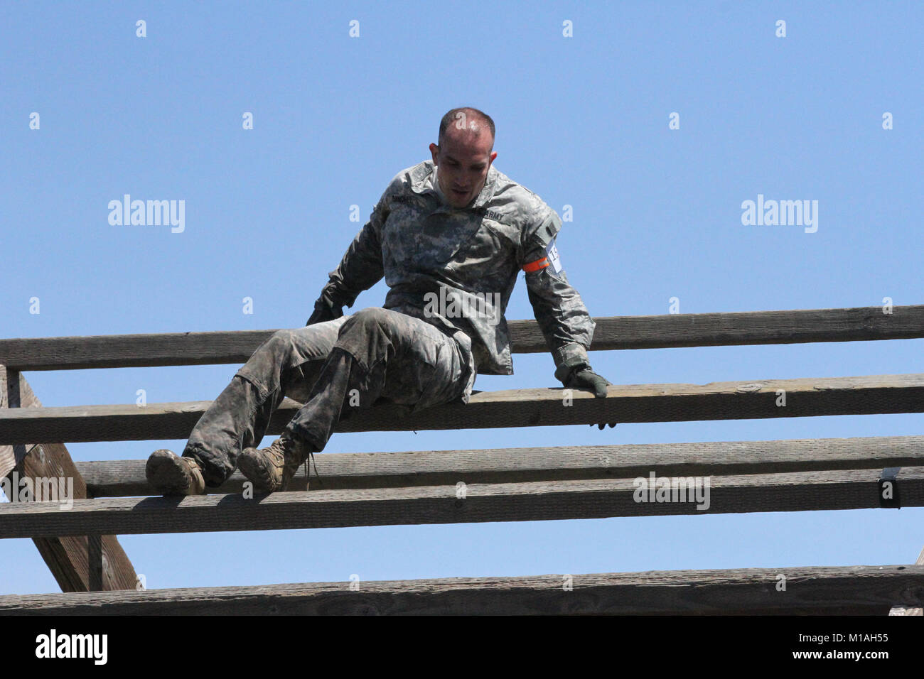 Sgt. Oswald Sanchez of the Nevada Army National Guard maneuvers through ...