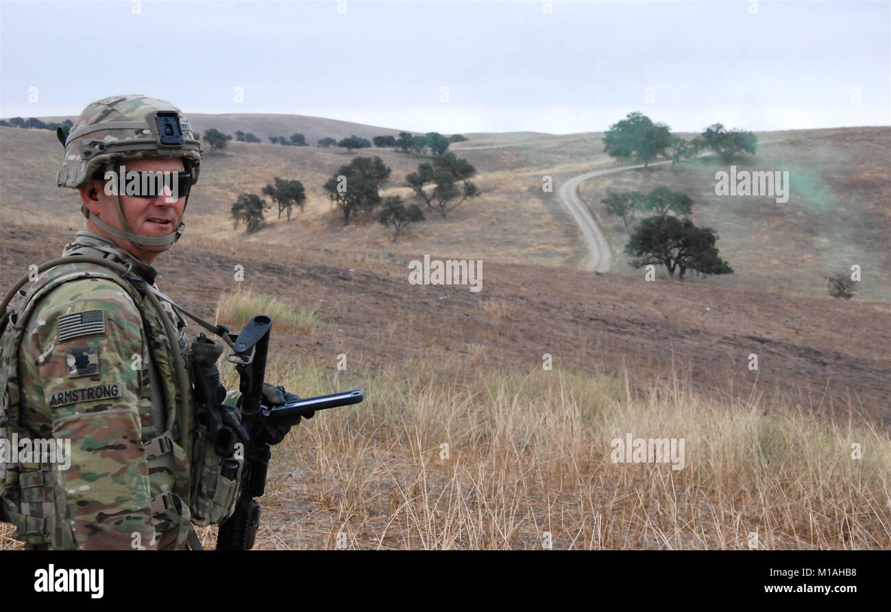Soldiers from the California Army National Guard's 1-184th Infantry ...