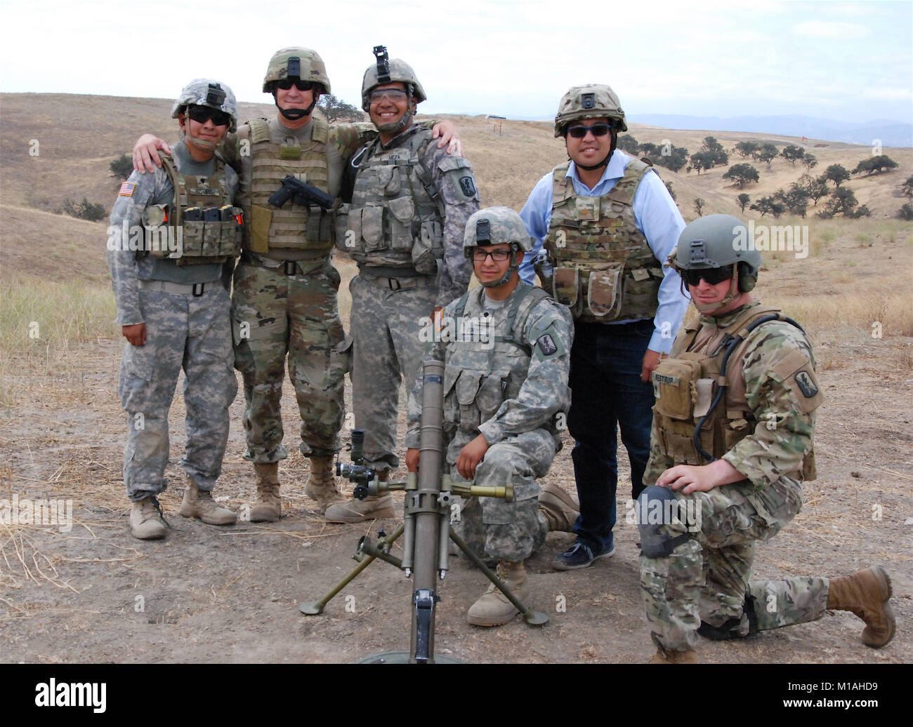 Soldiers from the California Army National Guard's 1-184th Infantry ...