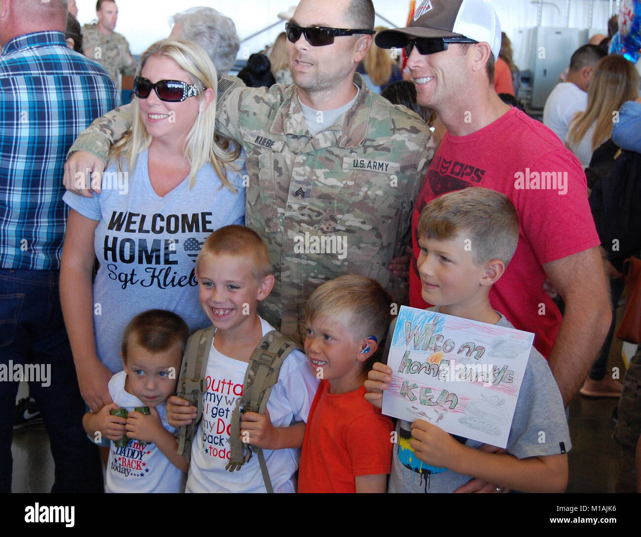 About 160 soldiers from the Cal Guard's 649th Engineer Company returned ...