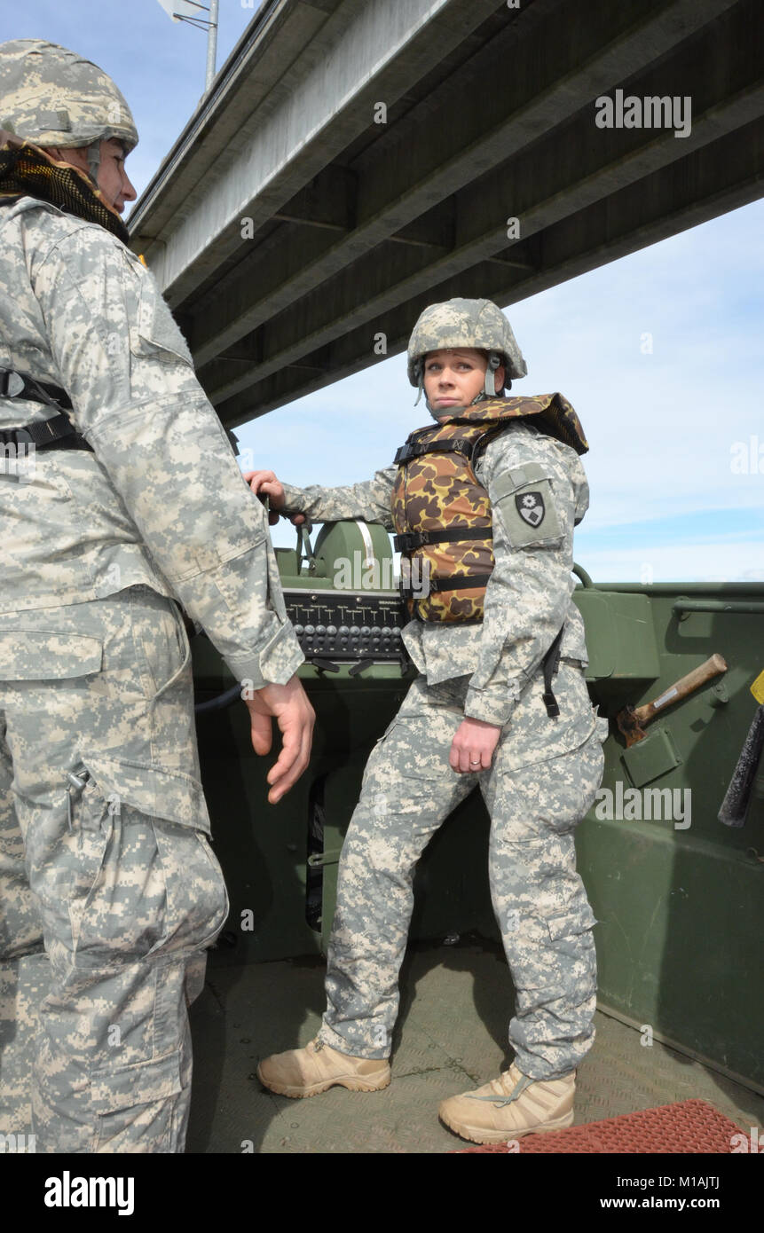 Soldiers from the 132nd Multi-Role Bridge Company’s main unit in ...