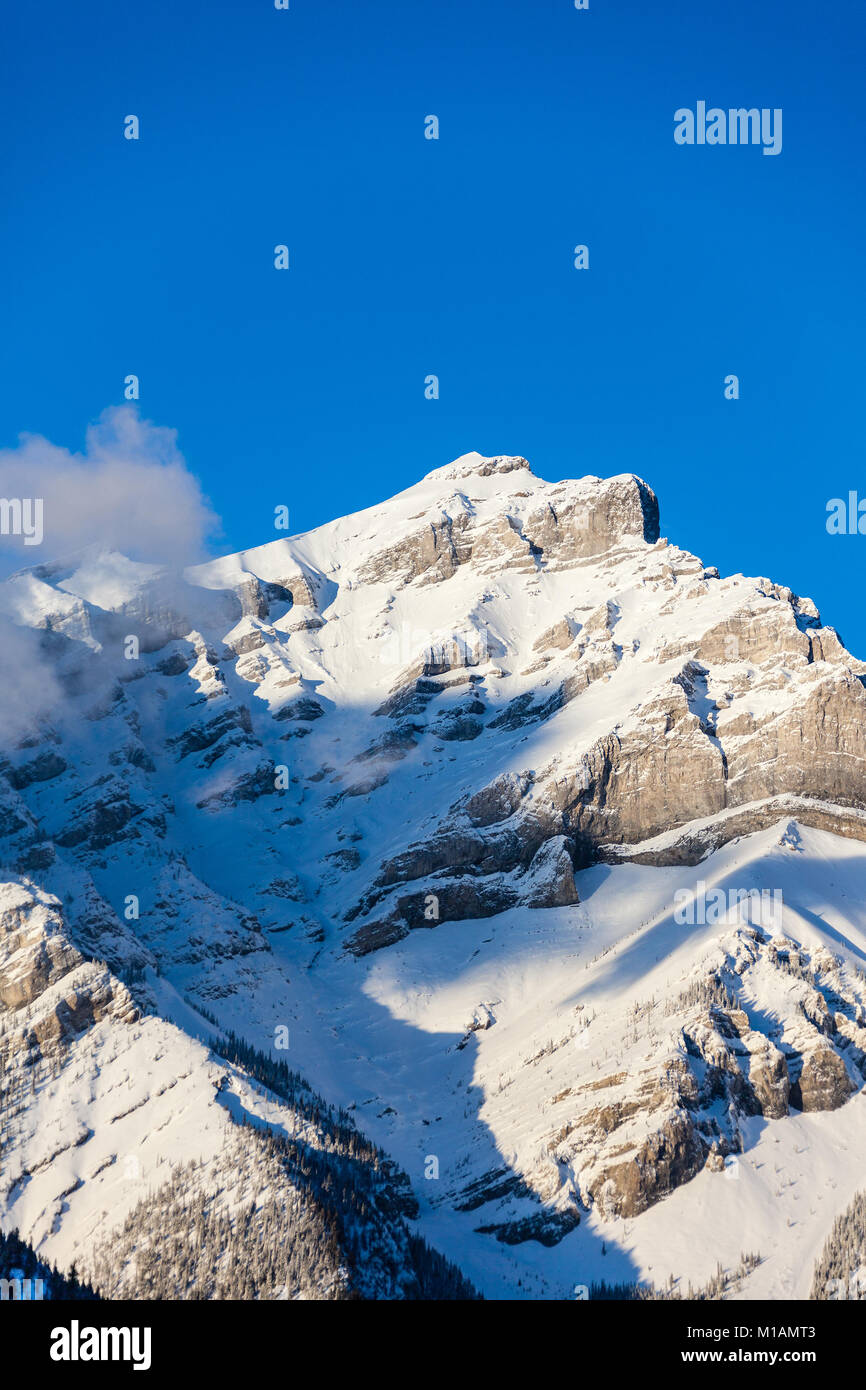 Banff mountain range hi-res stock photography and images - Alamy