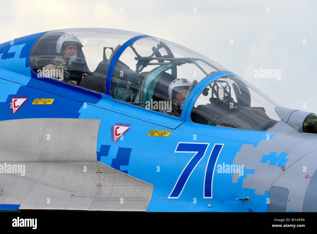 Sukhoi su 27ub flanker hi-res stock photography and images - Alamy