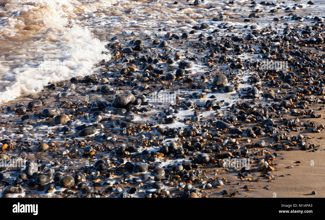 Flint beach uk hi-res stock photography and images - Alamy