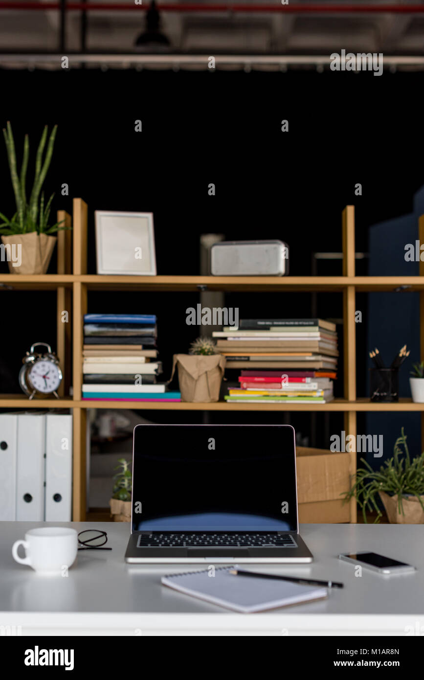 Workspace office table books hi-res stock photography and images - Alamy