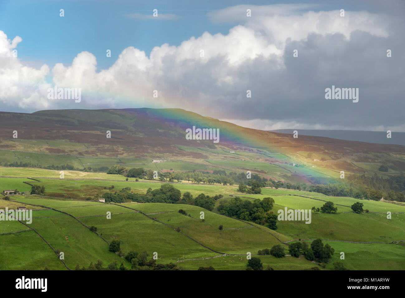 Sky rainbow landscape england hi-res stock photography and images - Alamy