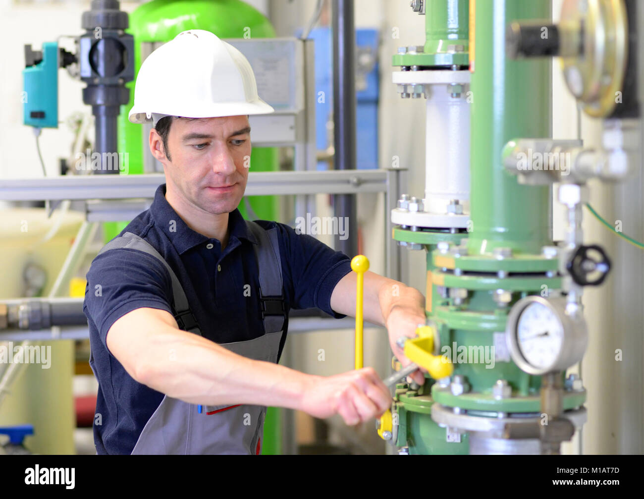 Assembly machines hi-res stock photography and images - Alamy