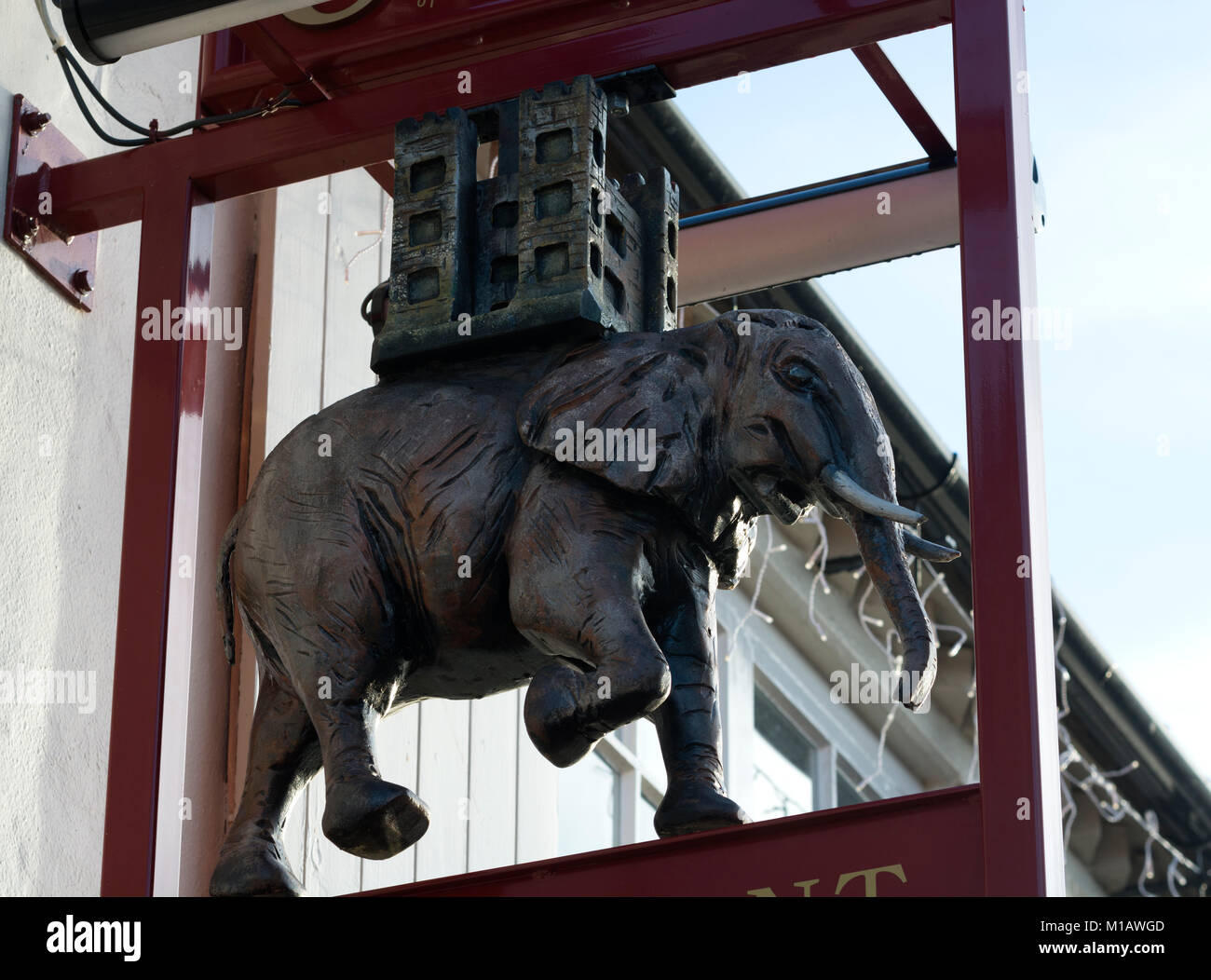 The Elephant and Castle pub sign, Thurlaston, Leicestershire, England ...