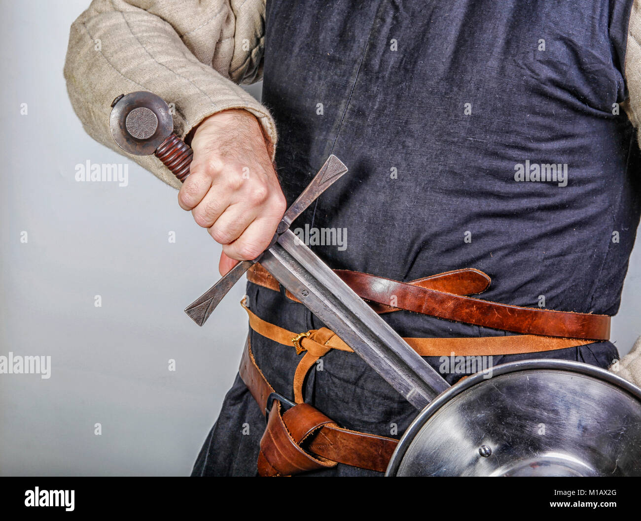 Traditional medieval costume hi-res stock photography and images - Alamy