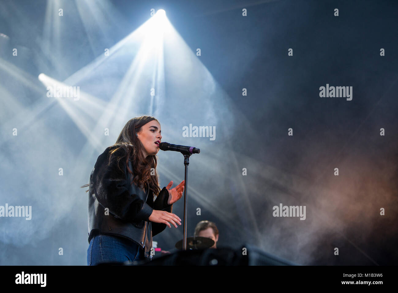 Ary singer hi-res stock photography and images - Alamy