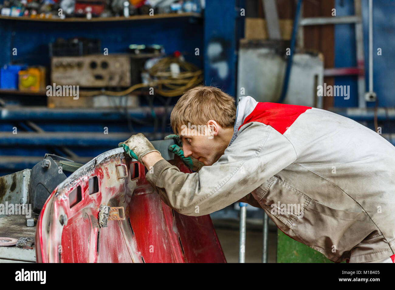 Service-man at work Stock Photo - Alamy