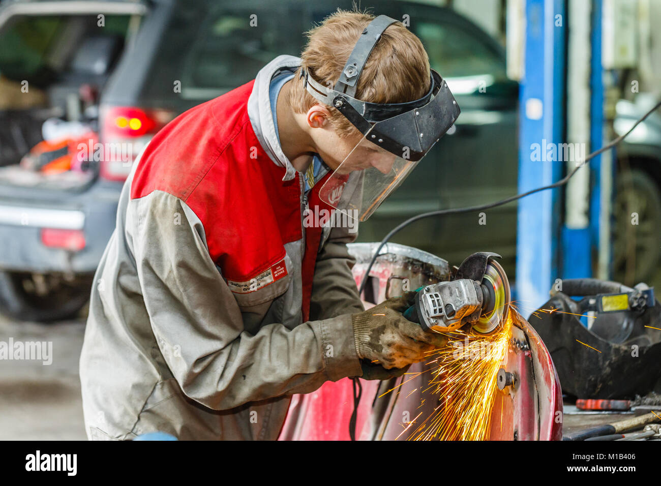 Service-man at work Stock Photo - Alamy