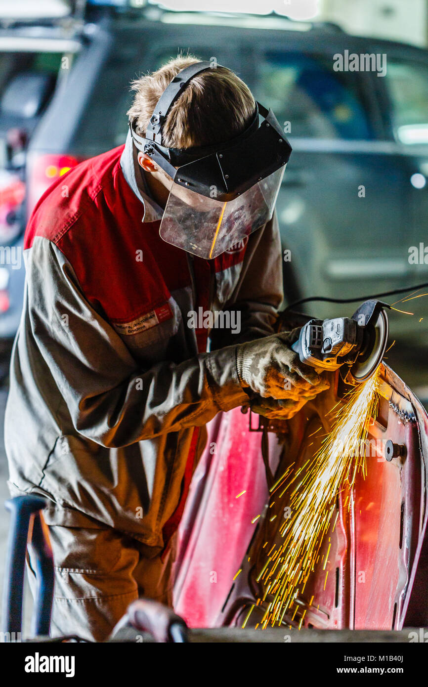 Service-man at work Stock Photo - Alamy